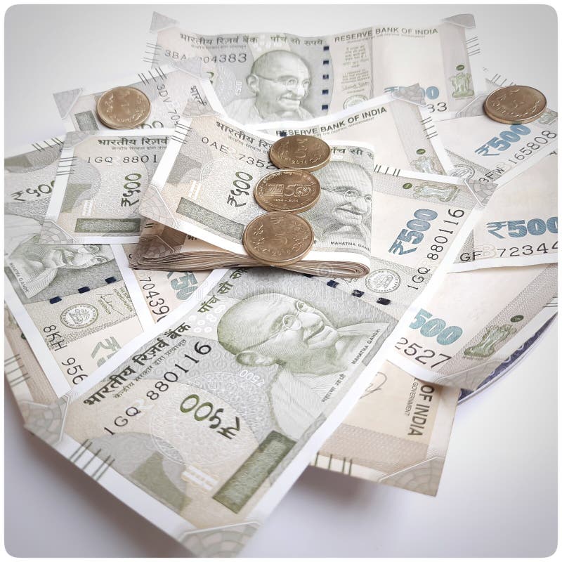 Indian New 500 Rupees Currency Spread Randomly Stock Photo - Image of ...
