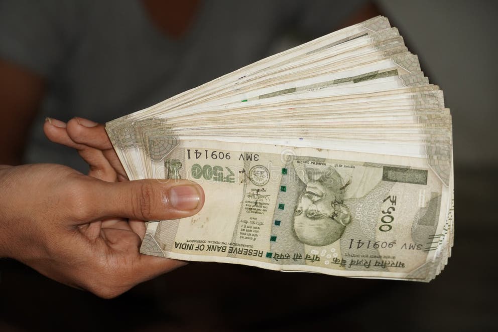 Indian 500 Notes Images in Hand Editorial Stock Image - Image of ...