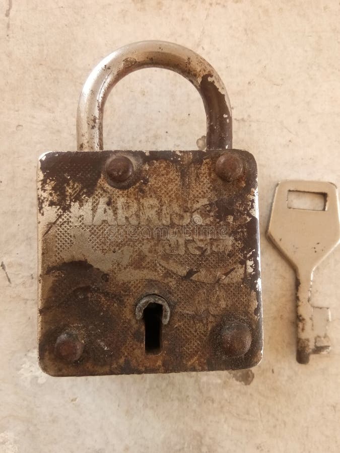 Indian Old lock with key editorial image. Image of small - 227568940