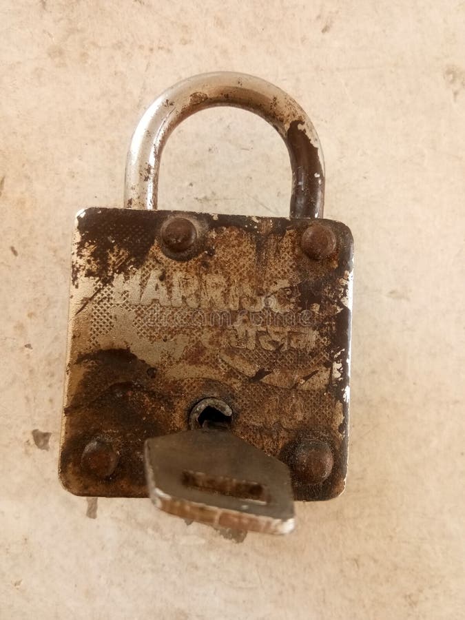 Indian Old lock with key editorial image. Image of small - 227568940