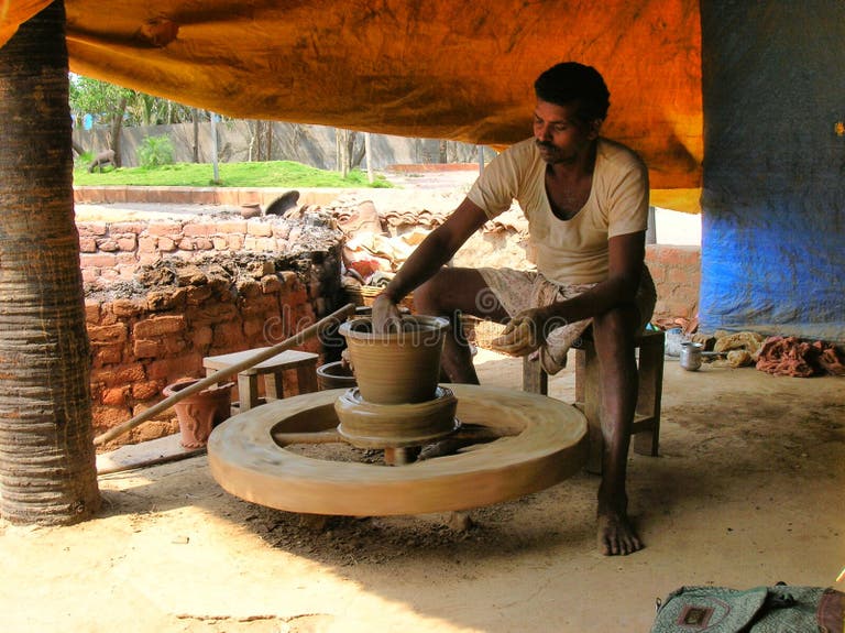 Indian potter editorial stock image. Image of craftsmanship - 13908124