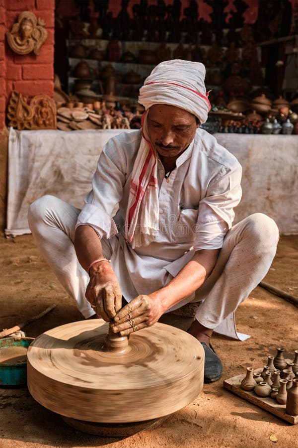 Indian Potter at Work, Shilpagram, Udaipur, Rajasthan, India Stock ...