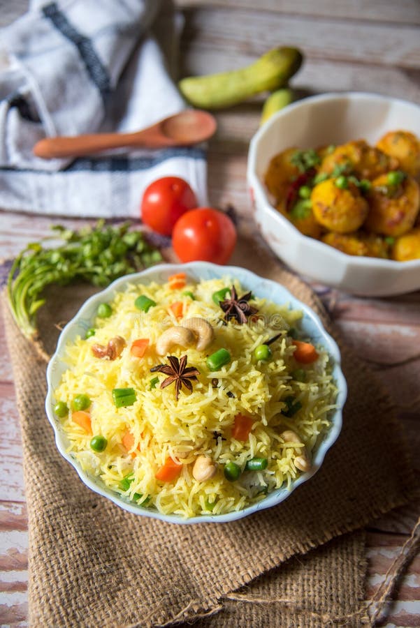 Veg Pulao Rice In Clay Bowl Stock Image - Image of sweetcorn, chapattis ...