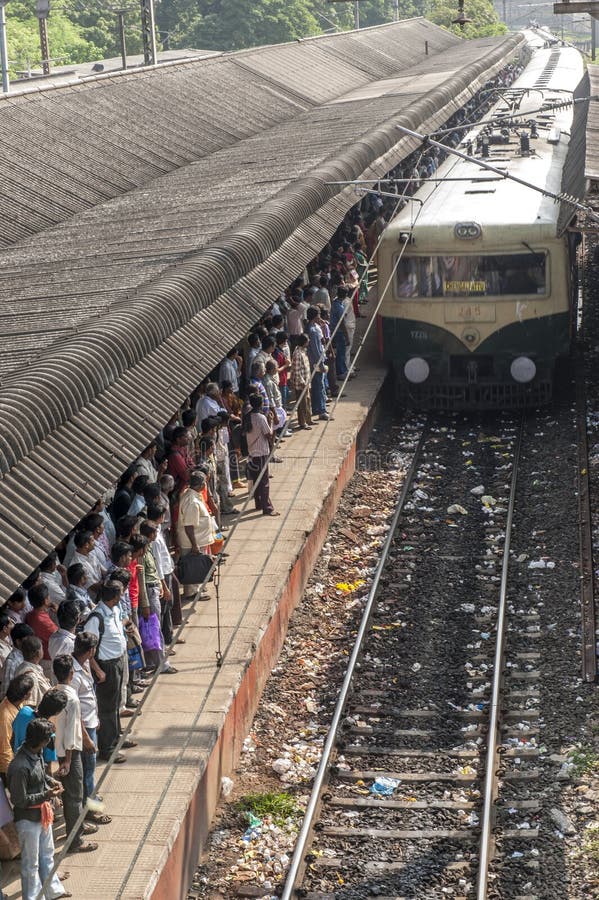 Indian suburban railway editorial photography. Image of railways - 52587182