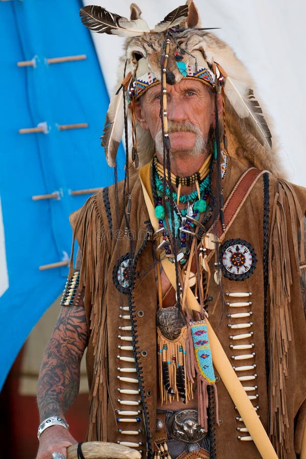 Indian trader editorial image. Image of food, fruit, trader - 34000510