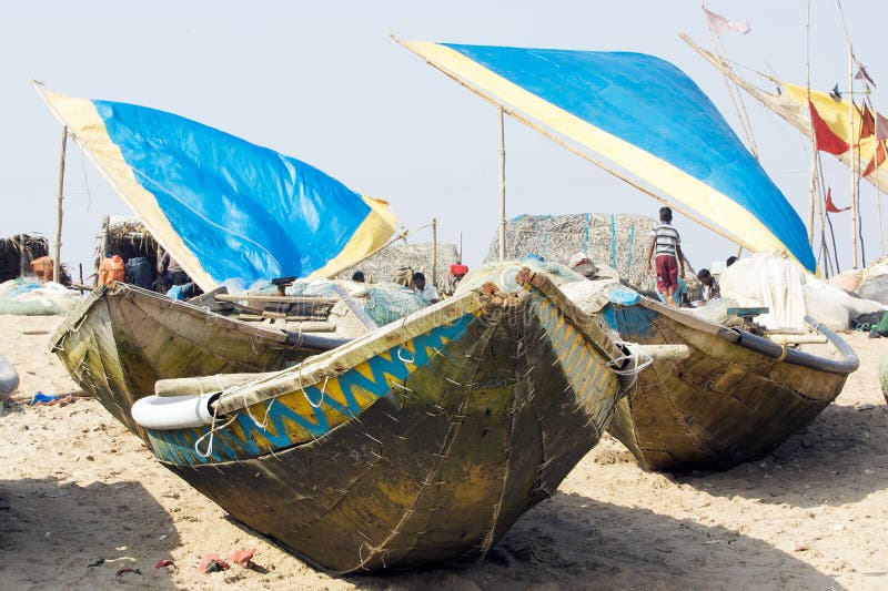 Indian Traditional Fisherman Boat Editorial Photo - Image of people ...