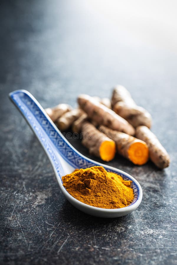Indian Turmeric Powder and Root. Turmeric Spice Stock Image - Image of ...