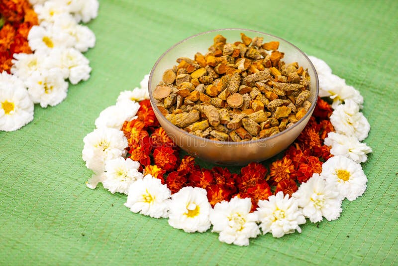 Indian Wedding Ceremony : Raw Turmeric in Bowl for Haldi Ceremony Stock ...