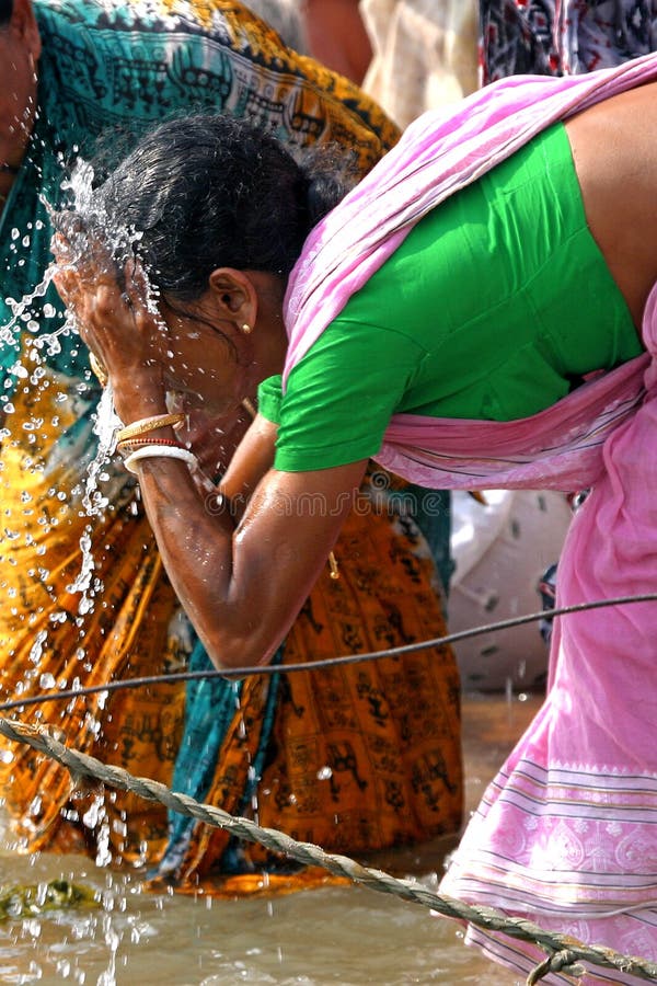 333 Indian Woman Bathing Ganges River Stock Photos - Free & Royalty ...