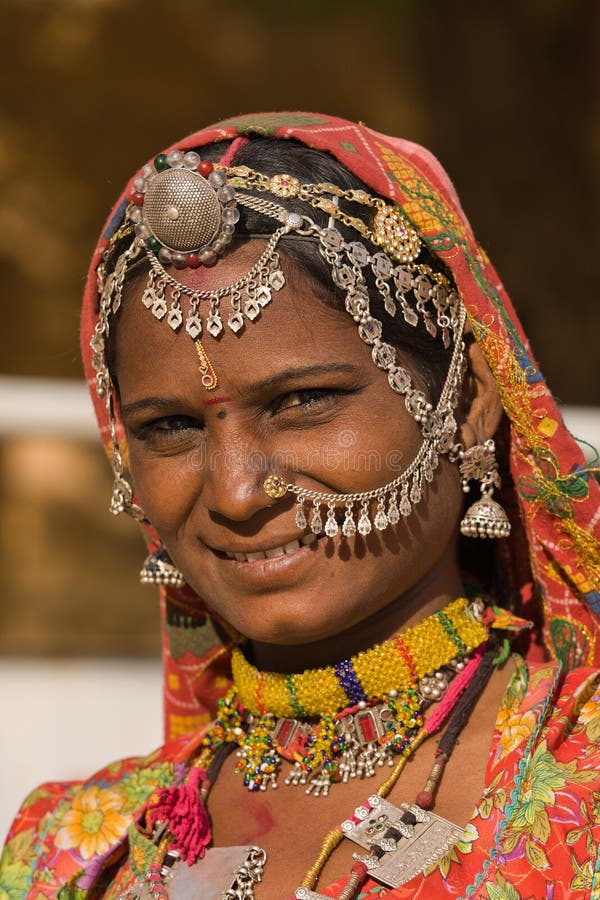 Indian woman editorial image. Image of jaisalmer, colorful - 28276055