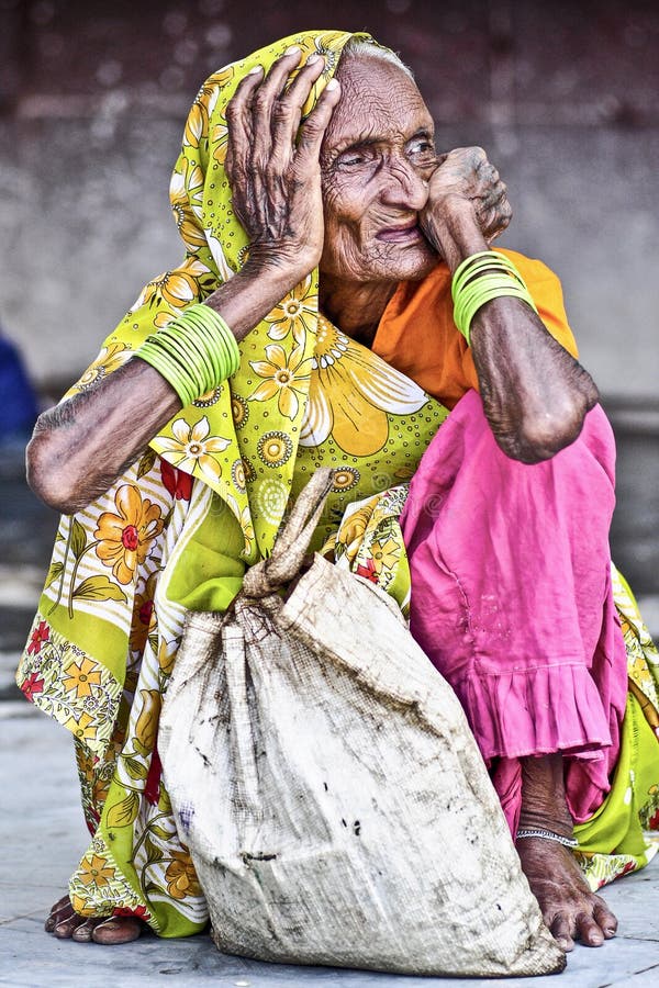 Indian woman, India editorial photo. Image of mahal, india - 67162601