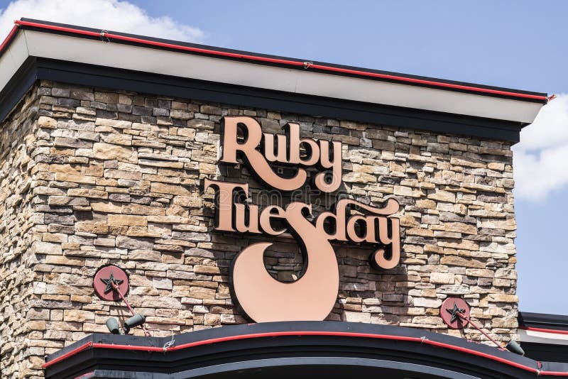 Indianapolis - Circa August 2017: Ruby Tuesday Casual Restaurant ...