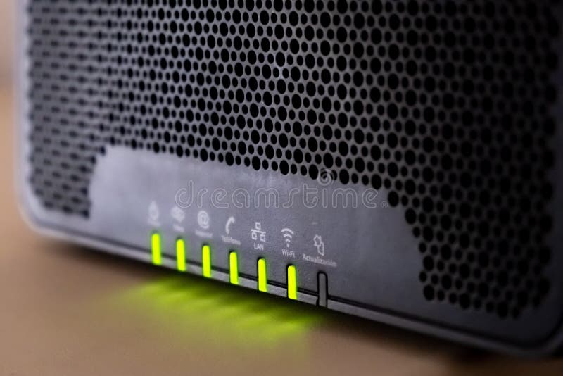 Indicateurs Led D'un Flash De Routeur Avec Un Signal Wifi Image stock ...