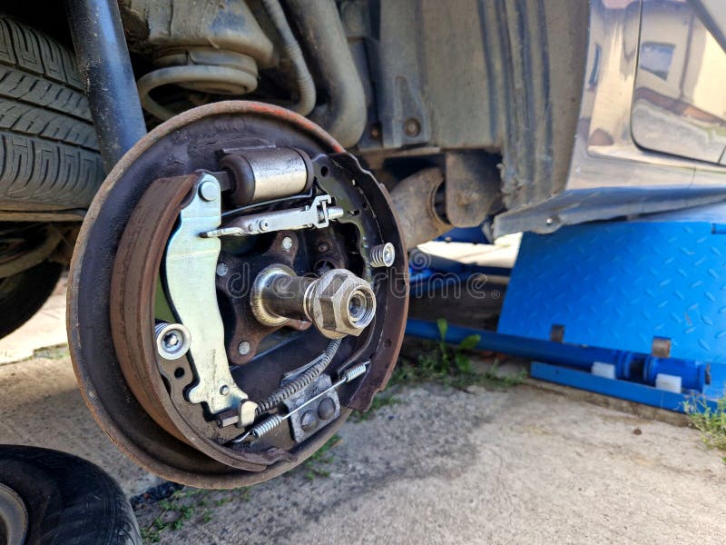 An Indication of the Positions of the Replacement Lining assembly or ...