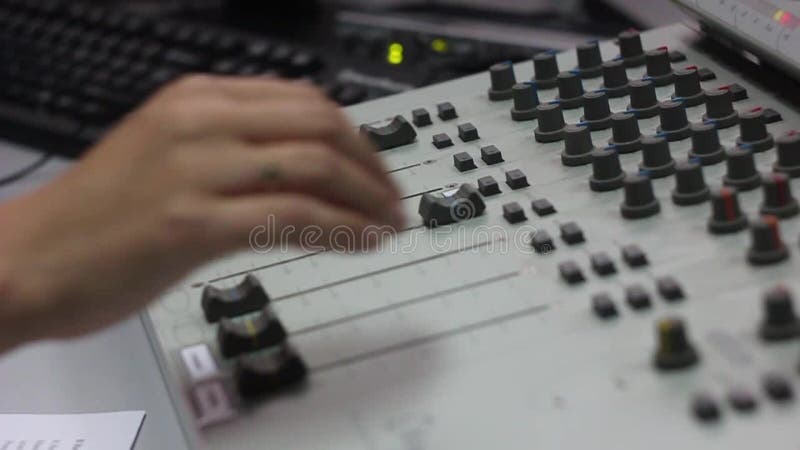 Volume Meter, Power Amplifier, Sound Level, Speedometer Animation ...