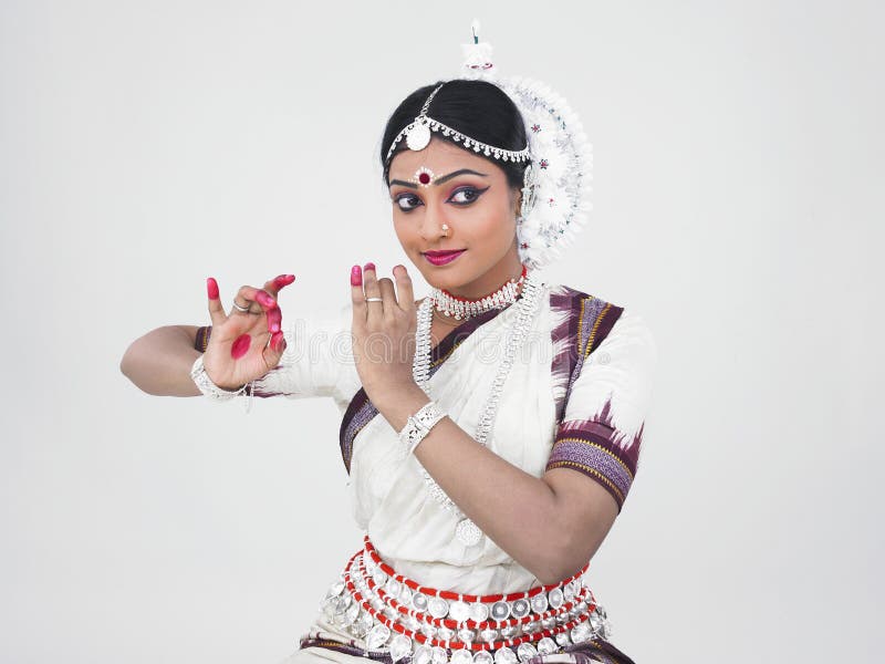 Indien Féminin De Danseur Classique Image stock - Image du artiste ...