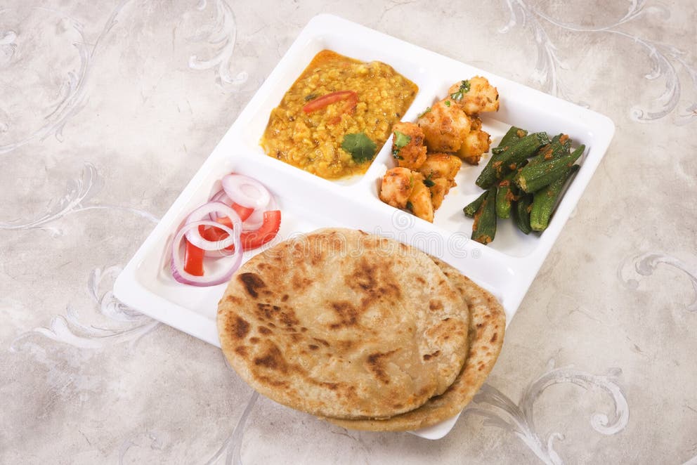 Indio Thali Con Masala Bhandi Foto de archivo - Imagen de patata ...