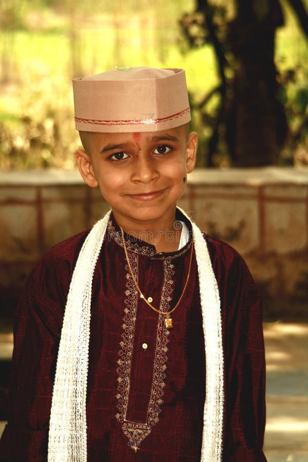 Indische Jongens Traditionele Kleding Stock Foto - Image of glimlach ...