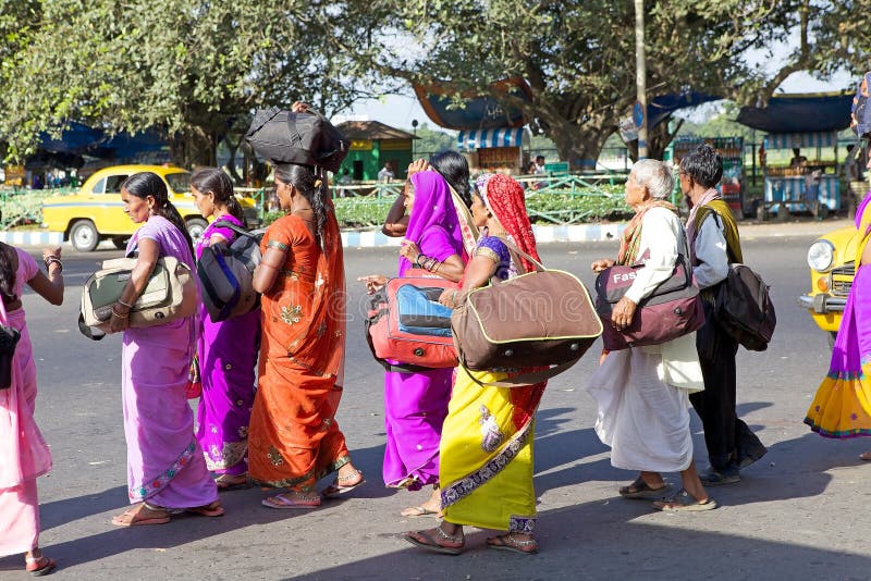 Indische Vrouwen in Traditionele Kleding Redactionele Stock Afbeelding ...