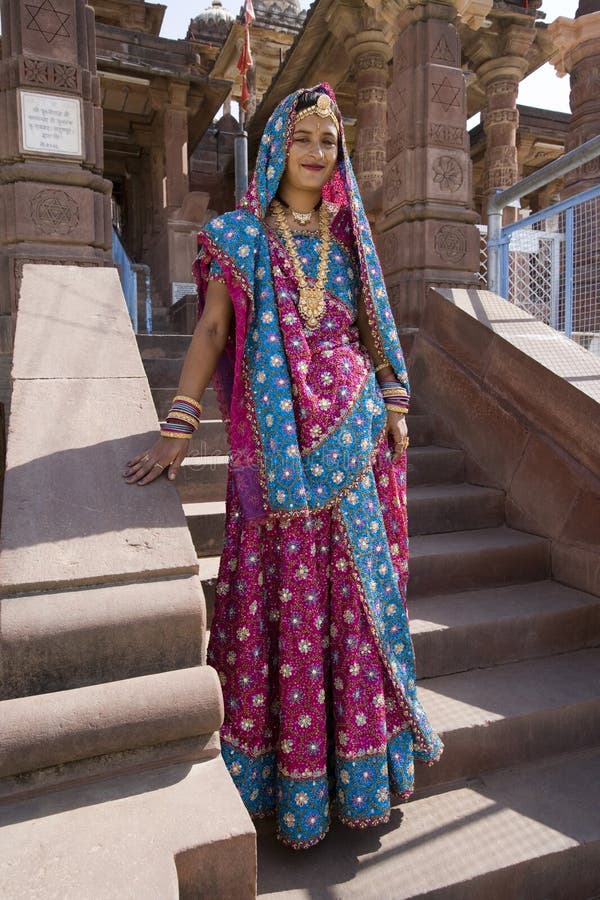 Indische Vrouw - Rajasthan - India Redactionele Afbeelding - Afbeelding ...