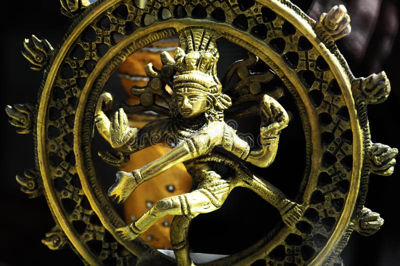 Indischer Gott-goldene Statue Stockbild - Bild von anbetung, symbol ...