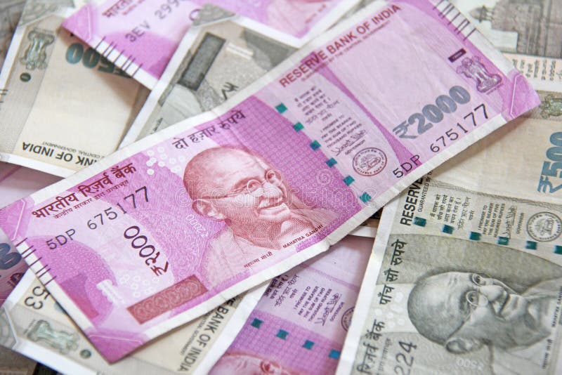 Indisches Geld Und Banknoten, 500 Rupien Und 2.000 Rupien Hintergrund ...
