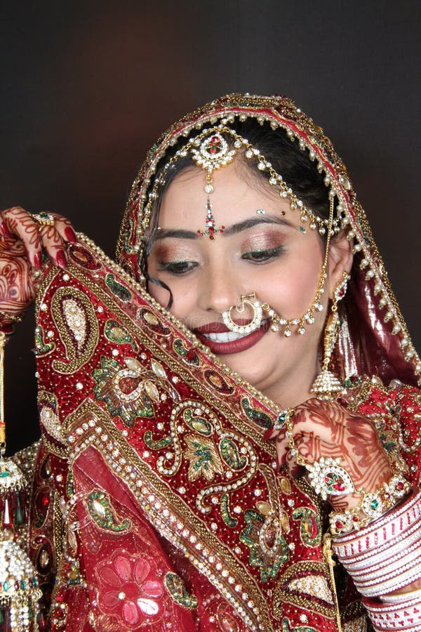 Indisk brud och brudgum arkivfoto. Bild av härlig, traditionellt - 27977268