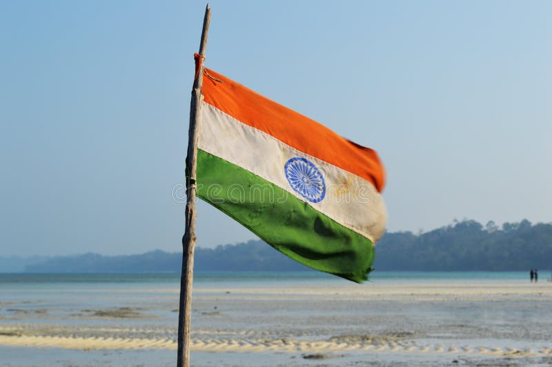 Tricolor Indisk Flagga Med Himmel I Bakgrund Arkivfoto - Bild av orange ...
