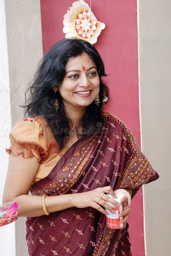 Indisk kvinna fotografering för bildbyråer. Bild av posera - 14980459