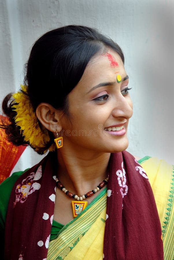 Indisk kvinna redaktionell bild. Bild av västra, vertikalt - 18890851