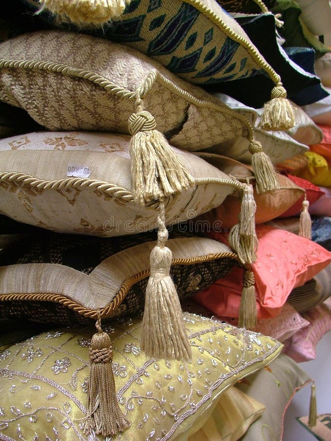 Indiska kuddar fotografering för bildbyråer. Bild av vila - 396351