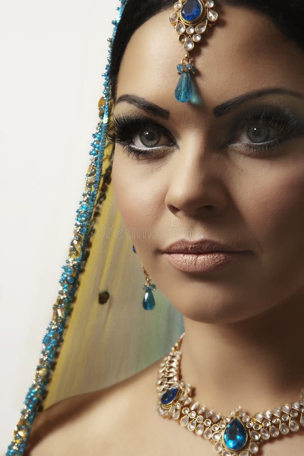Indiska kvinnor fotografering för bildbyråer. Bild av brunett - 24505165