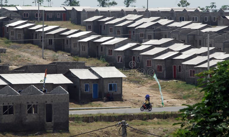 INDONESIA HOUSING PROBLEM editorial stock photo. Image of worker - 35565273