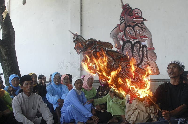 INDONESIA WAYANG WONG PERFORMANCE THEATRICAL DANCE CULTURE Editorial ...