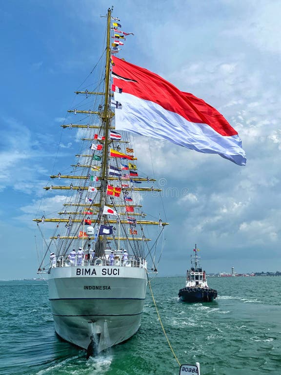 Indonesia War ship editorial photography. Image of sailing - 275024792
