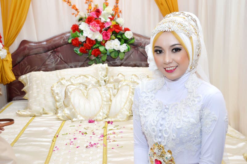 Indonesian bride stock photo. Image of indonesian, bridal - 34440810