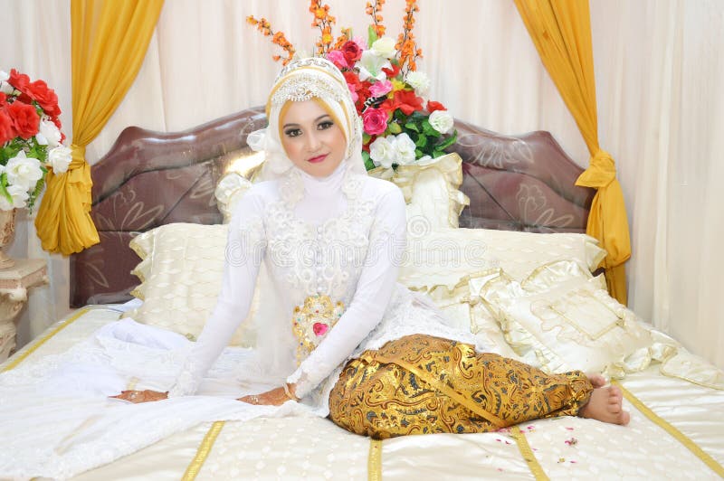 Indonesian bride stock photo. Image of indonesian, bridal - 34440810