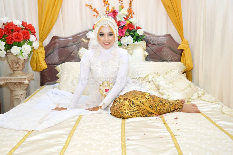 Indonesian bride stock image. Image of dress, celebrate - 52076779