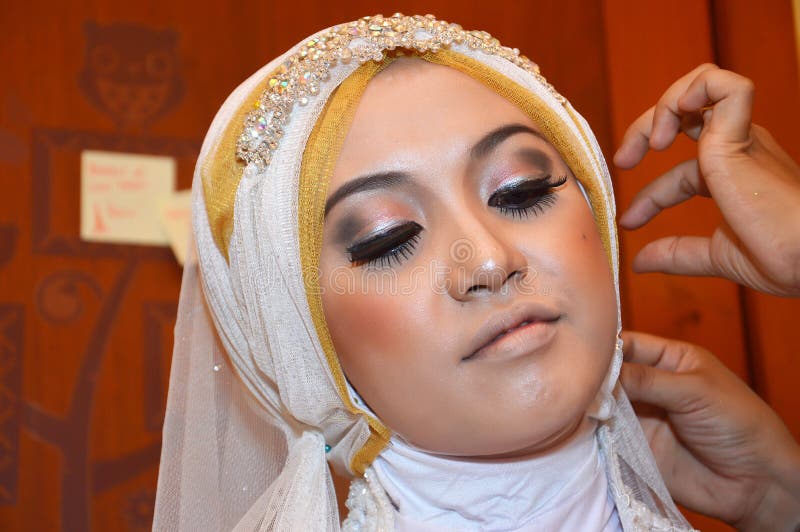 Indonesian bride stock image. Image of bridal, happy - 52075703