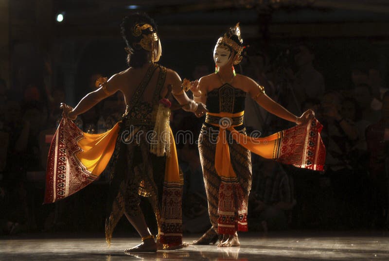 INDONESIAN DANCING STYLE editorial photo. Image of still - 43683536