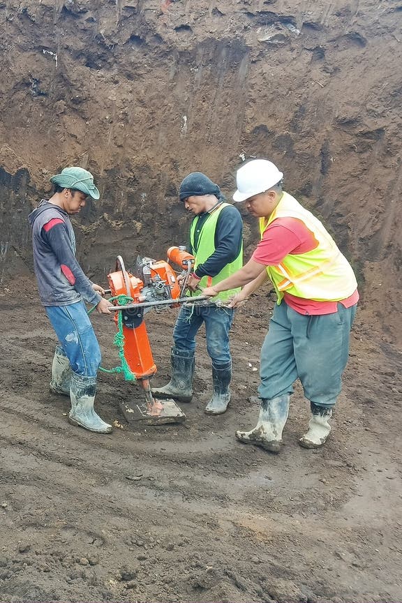 Indonesian hard worker editorial stock image. Image of worker - 266784884