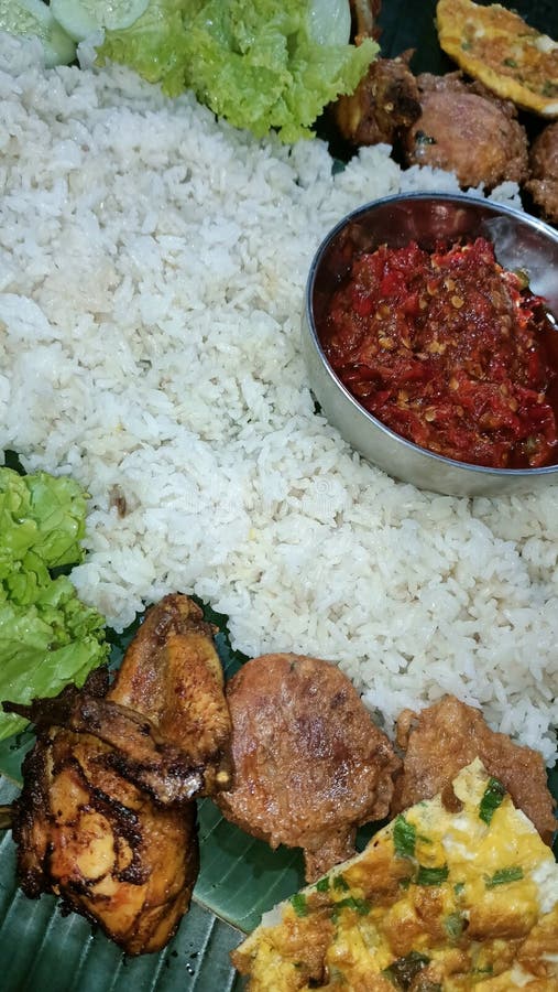 Indonesian Liwet Rice Nasi Liwet Stock Photo - Image of nasi, dessert ...