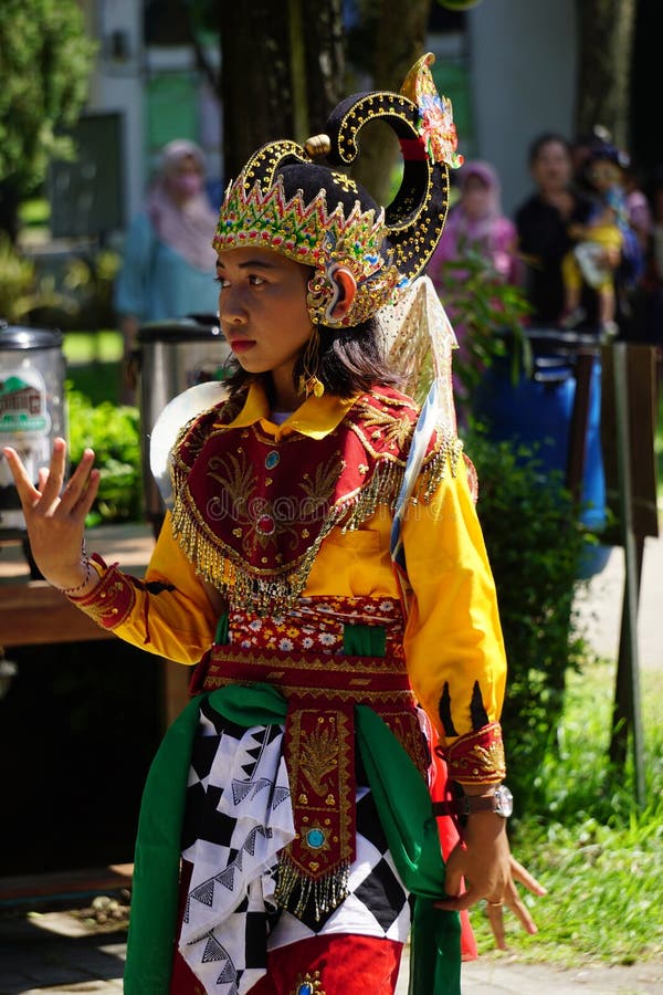 Indonesian Perform Jaranan Pegon Dance Editorial Photo - Image of ...