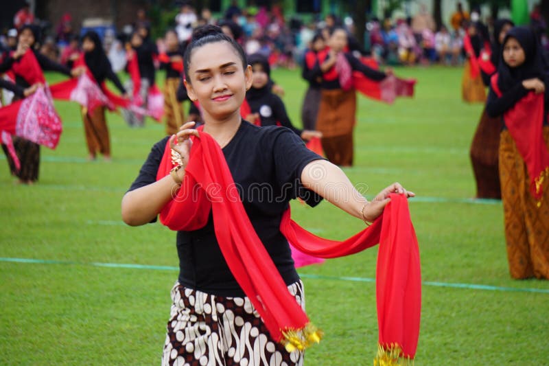 Indonesian Performing Gambyong Dance. this Dance Comes from Central ...