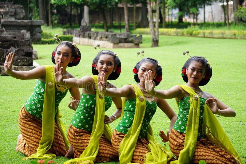 Indonesian Traditional Dancer with Traditional Clothes Editorial ...
