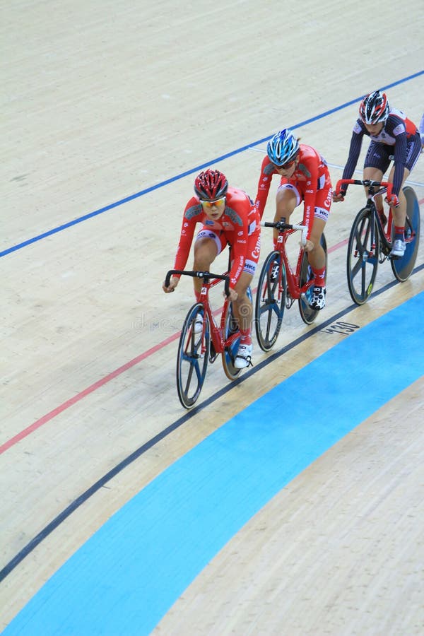 Indoor track cycling editorial stock image. Image of heat - 92799214
