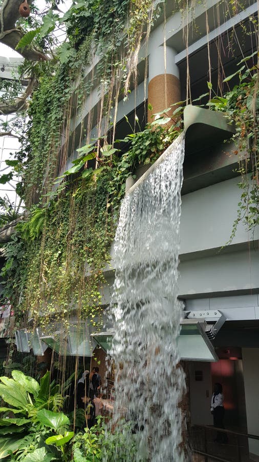 Indoor Waterfall structure editorial photography. Image of dubai - 78142497