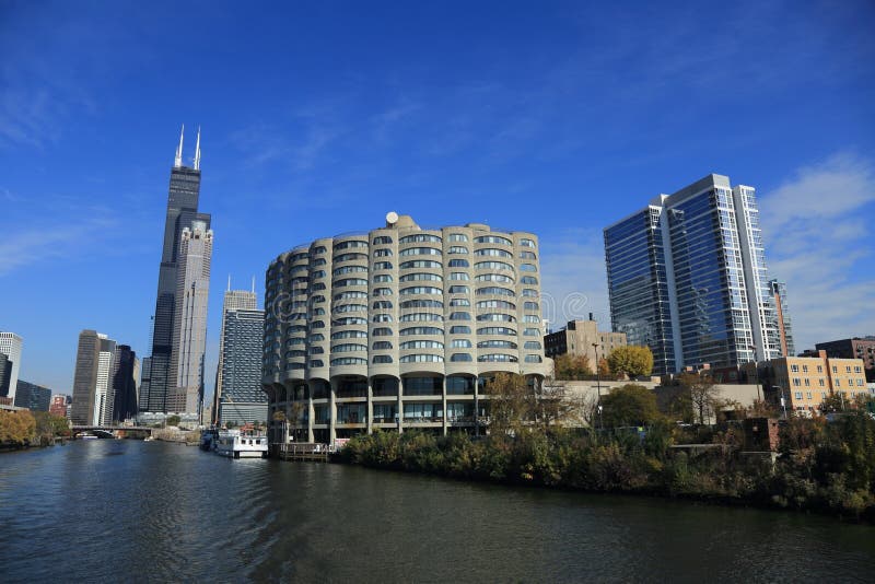 Visit the Chicago River in the Fall To See the Architecture and ...