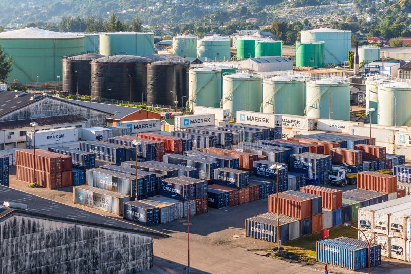 Industriële Haven En Containerwerf Redactionele Stock Afbeelding ...