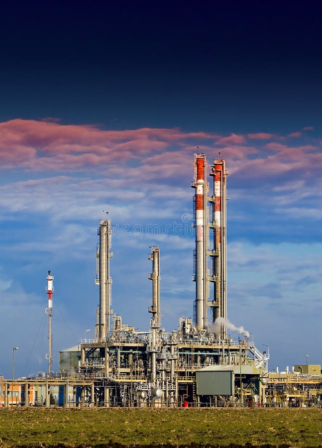 Industria petroquímica foto de archivo. Imagen de silo - 19948830